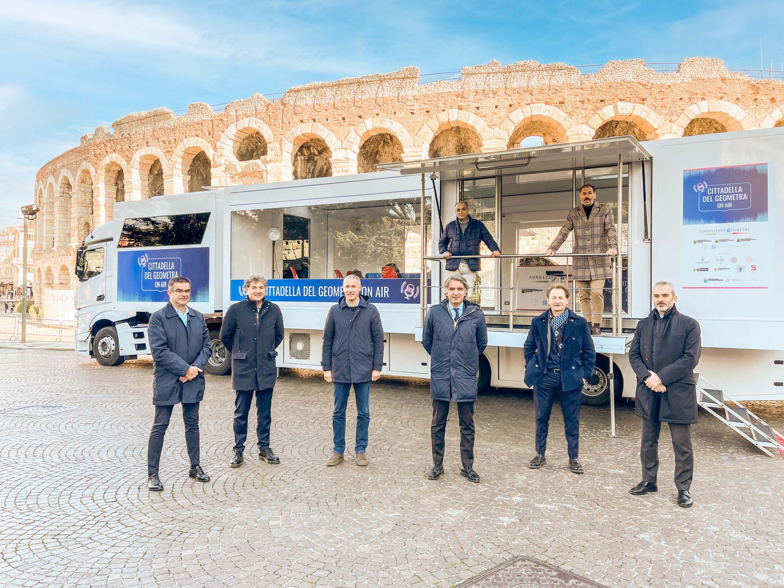 Un truck per la cittadella del geometra - La Cronaca di Verona Un truck per la cittadella del geometra - La Cronaca di Verona