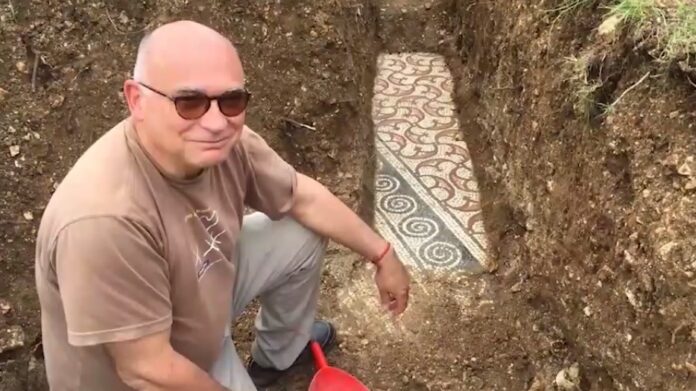 Il cacciatore di mosaici. Parla Gianni De Zuccato - La Cronaca di Verona