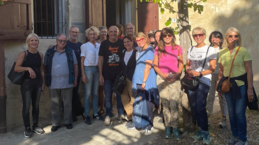 Sulle orme di don Lorenzo Milani. Parla Carla Vertuani - La Cronaca di ...